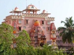 10 Peaceful Ashrams To Visit During The Monsoon